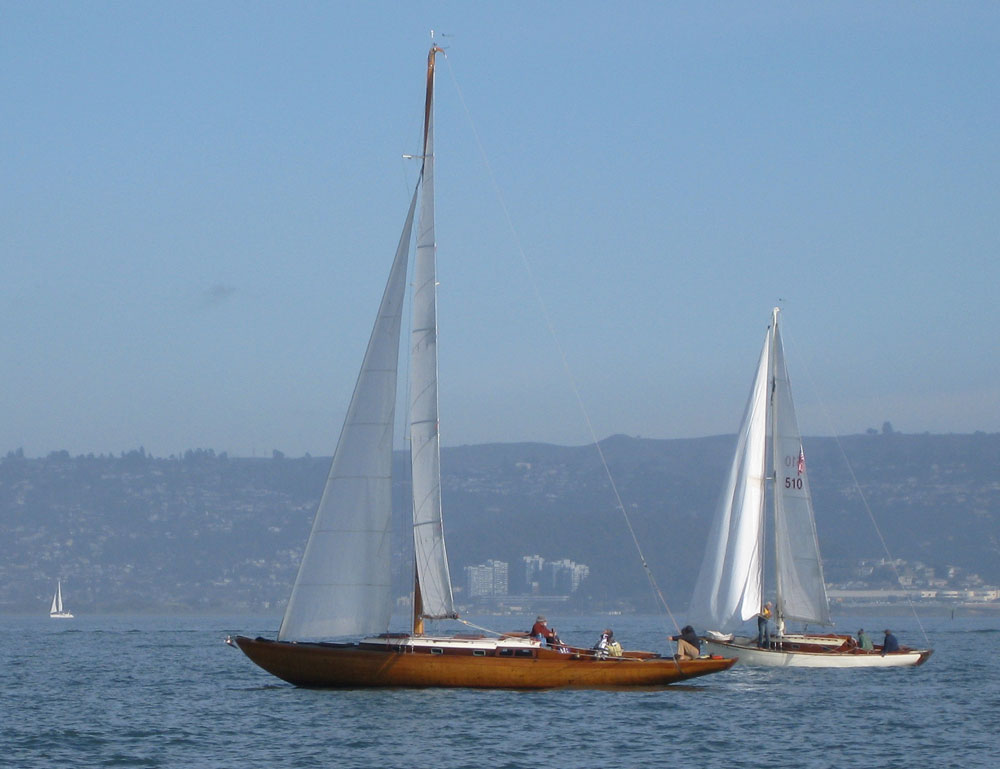 Welcoming the New Year Under Sail - Latitude38