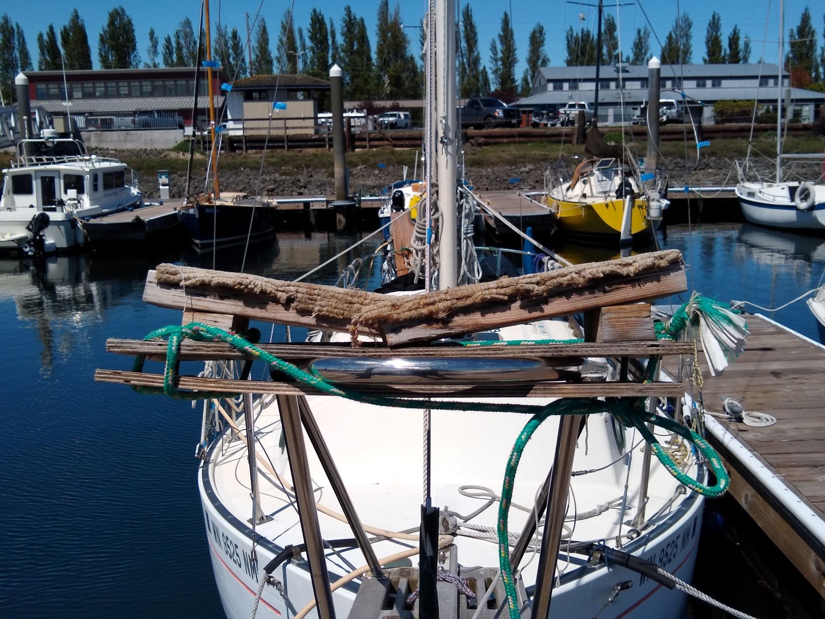 Lowering the Mast on a Small Boat with The Resourceful Sailor