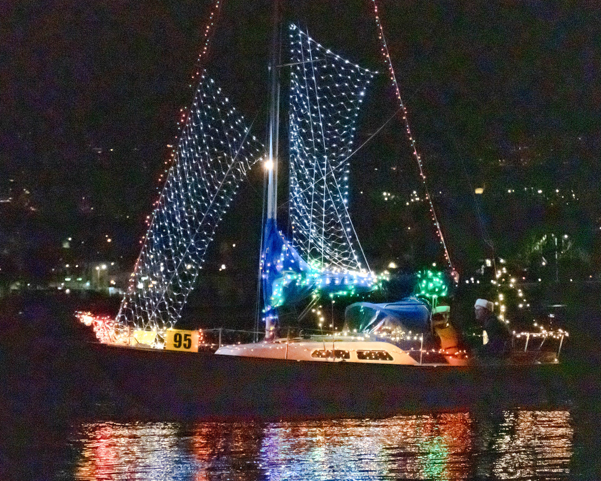Lighted Boats Continue to Dazzle the Bay