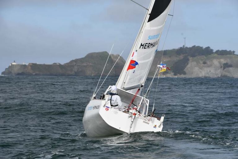 Kenichi Horie Sets Sail Aboard the Suntory Mermaid III