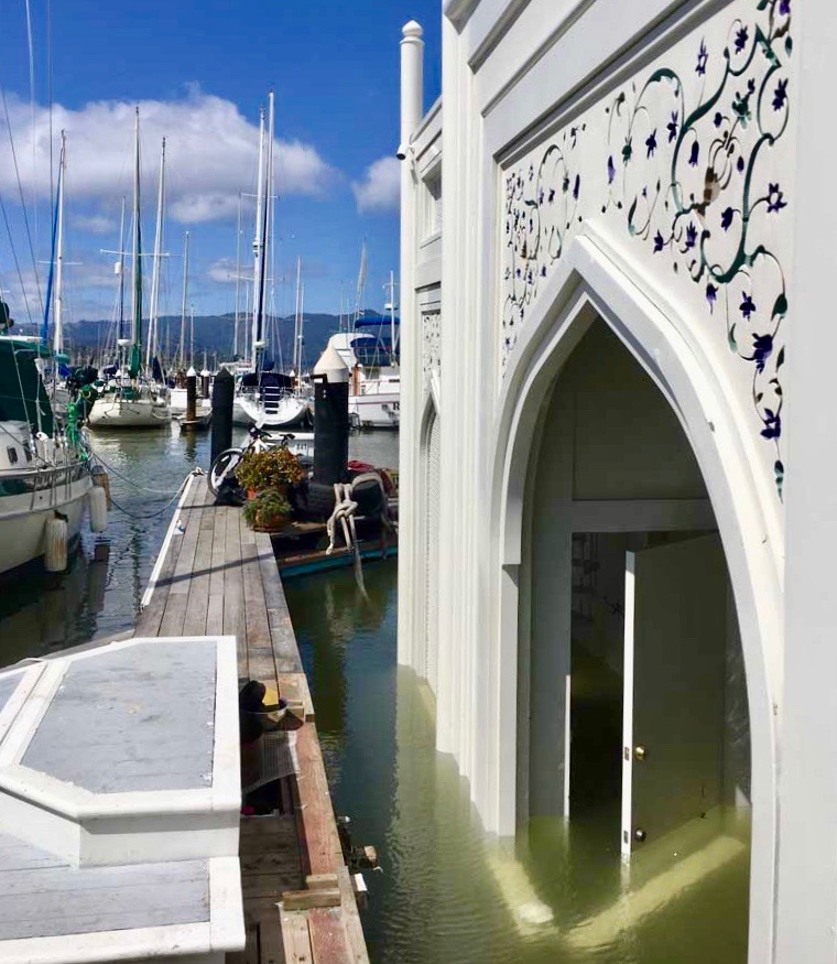 The Taj Mahal Is Floating Once Again