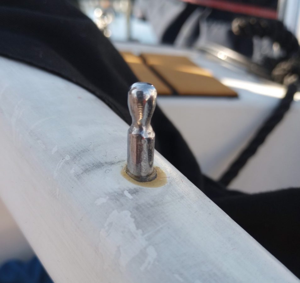 The Resourceful Sailer Reinstalls a Classic Electronic Autopilot