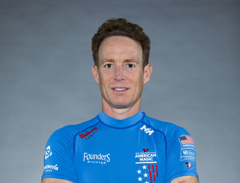 It's a Manic Monday in the America's Cup